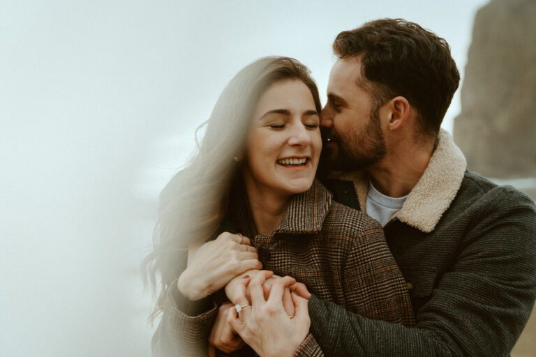 Beach Engagement Photoshoot in the Oregon Coast ...